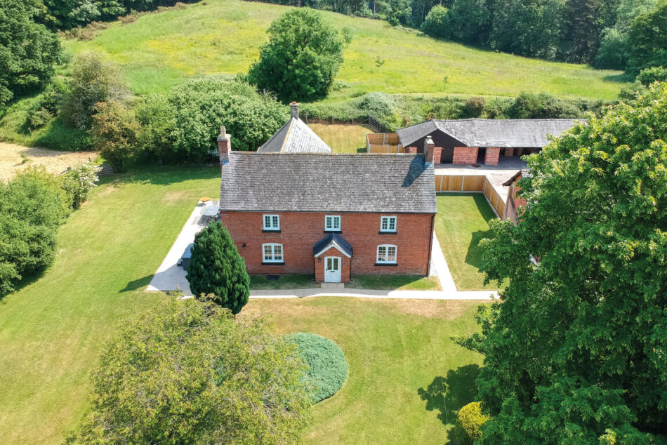 Calcot Cottage | Shropshire Cottage with Hot Tub