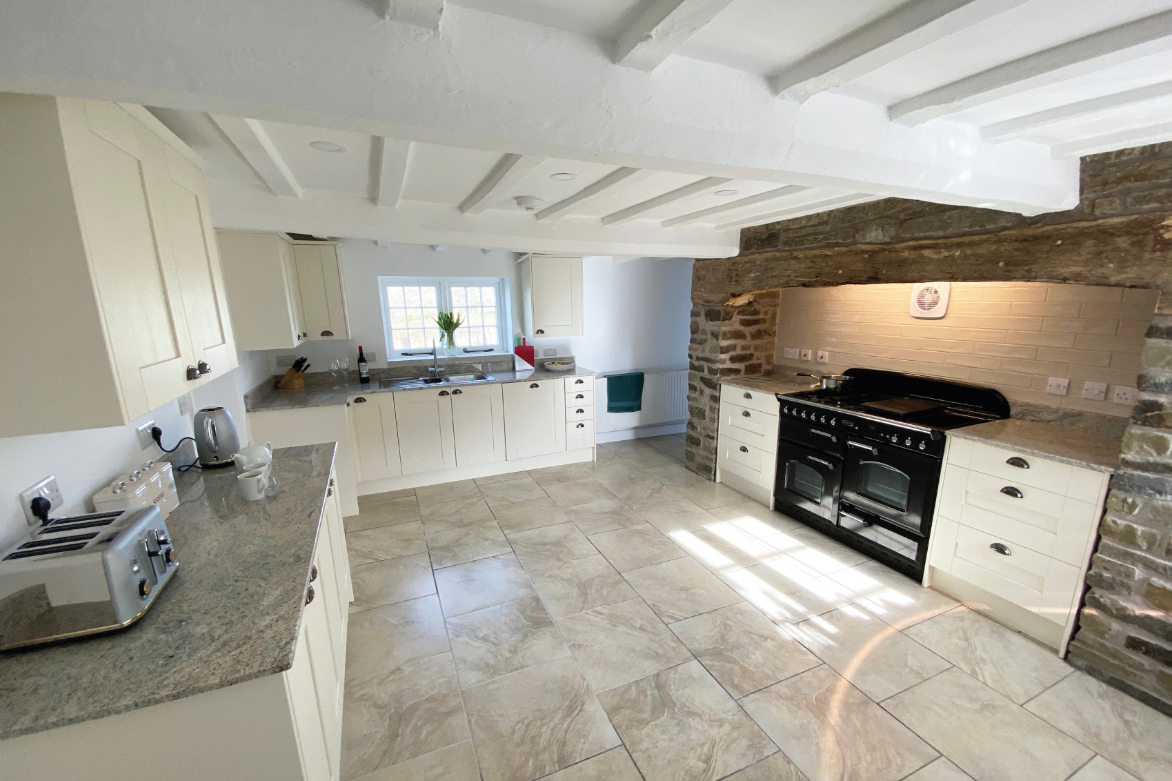 Roundton Farmhouse | Large Group Accommodation