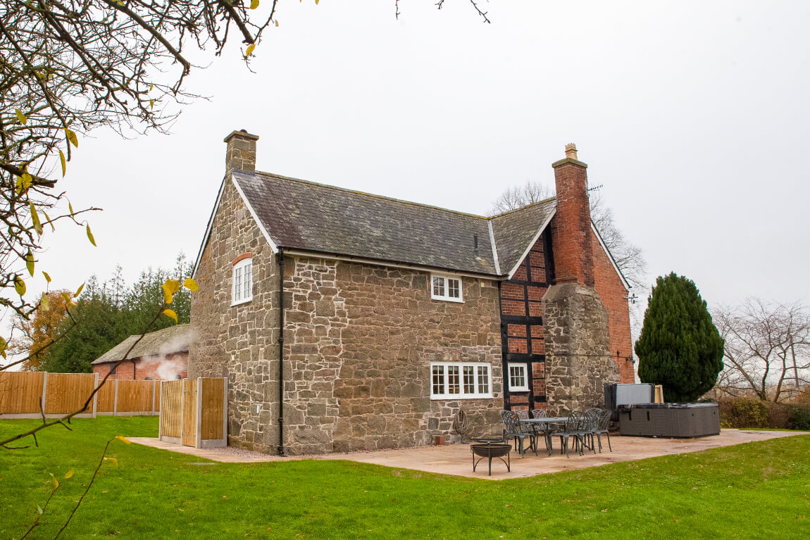 Calcot Farmhouse - Marrington Escapes